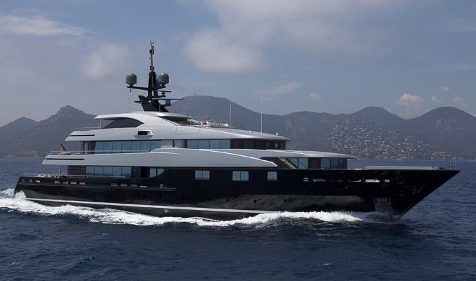 Yacht SLIPSTREAM, CMN Yachts | CHARTERWORLD Luxury Superyacht Charters